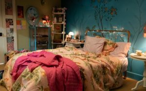 Zoom background Netflix shows | AlfinTech Computer